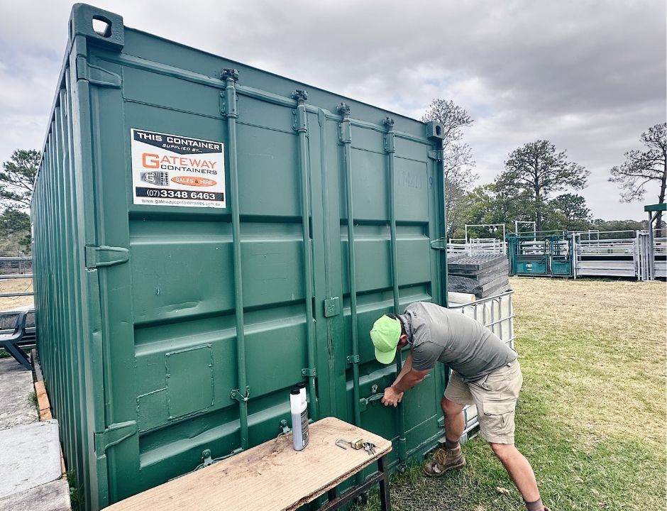 Renting vs. Owning: The Container Showdown You Can't Miss!